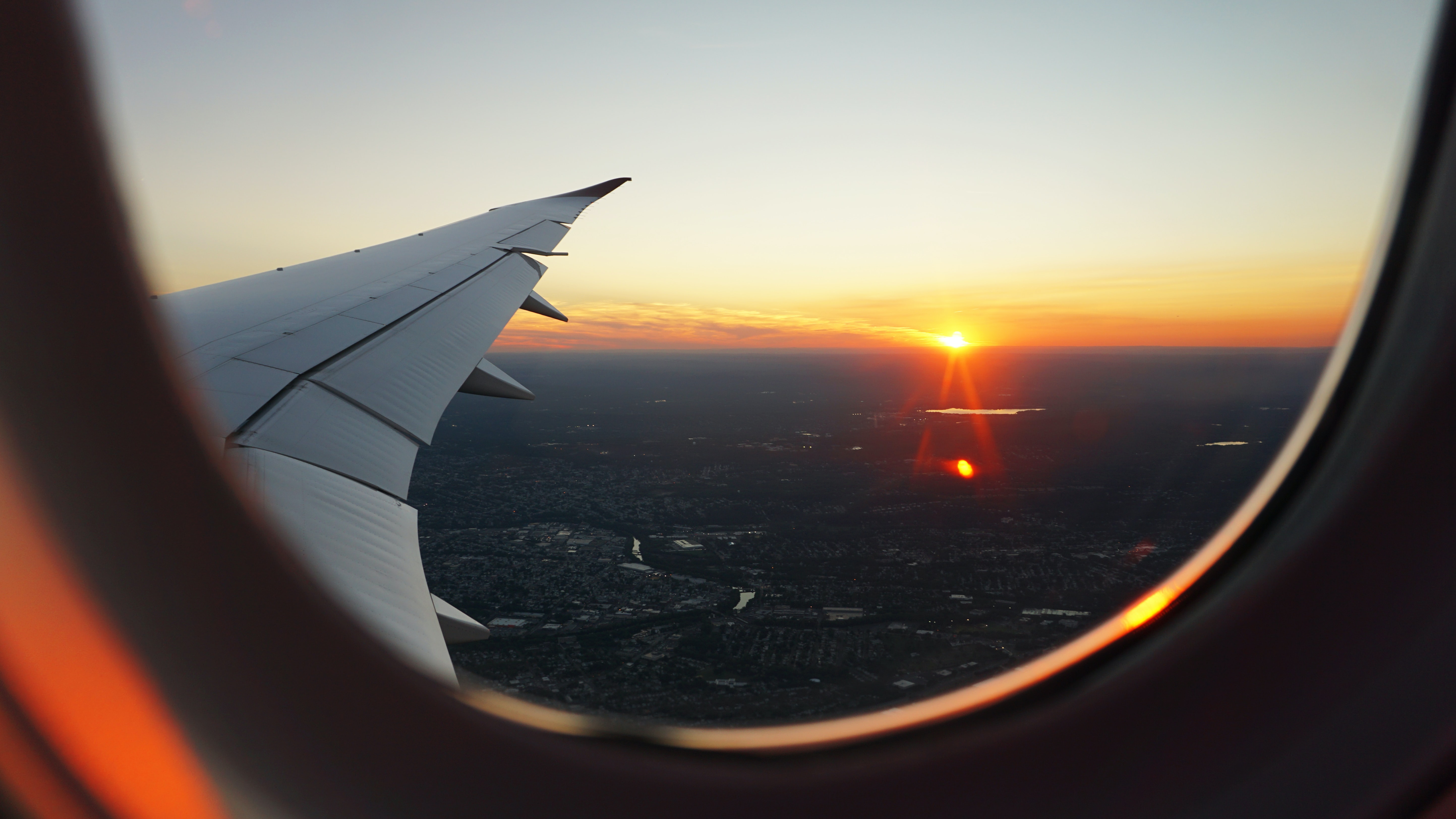 How Easy Difficult Is It To Fly A Plane Factors Types Of Planes